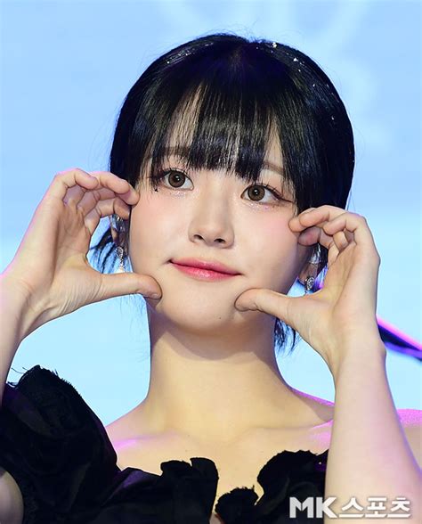 Qwer 쵸단 ‘사랑스러운 볼하트 [mk포토] 매일경제