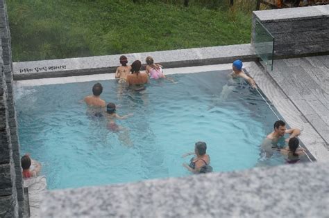 리기산의 야외온천즐기기 미네랄바트 온천and스파 비오는날 스위스여행의 최고의대안 네이버 블로그