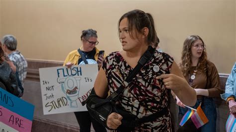 Kansas Legislature Accelerates As Gop Leaders Jam Through Dozens Of