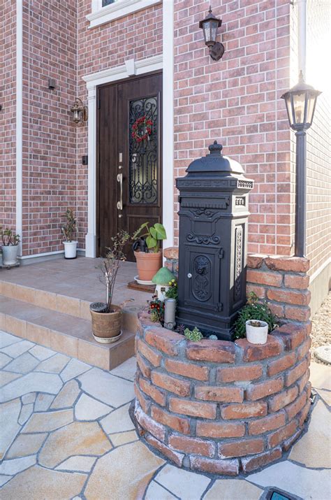 ヨーロッパの古城や教会のイメージでつくる輸入住宅 建築家と創る輸入住宅「ロビンスジャパン」