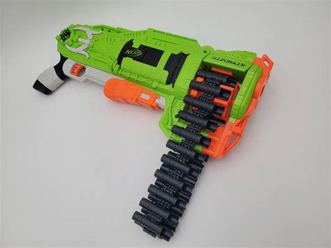 Nerf Zombie Strike Ripchain Blaster Guy