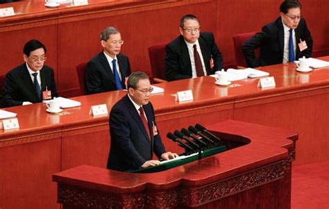 Усиление обороны и инновации О чем заявил премьер Госсовета КНР на сессии парламента