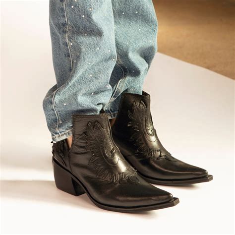 Tejana Eagle Actitud Shoes