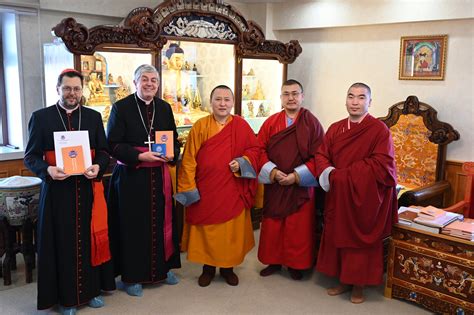 Гэгээн Ширээт улсын элчин сайд Жовани Гаспари Гандантэгчэнлин хийдэд зочилжээ