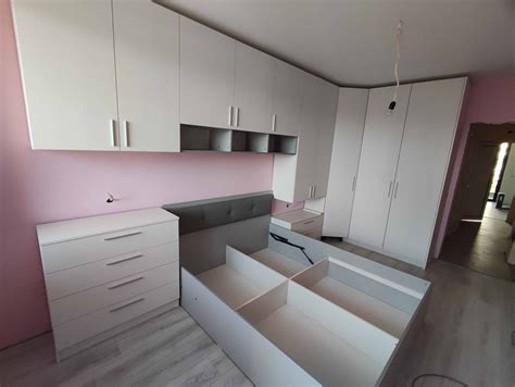 Спалня с надстройка и висок ъглов гардероб