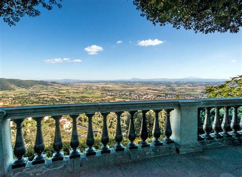 Private Tuscany Wine Tours From Cortona