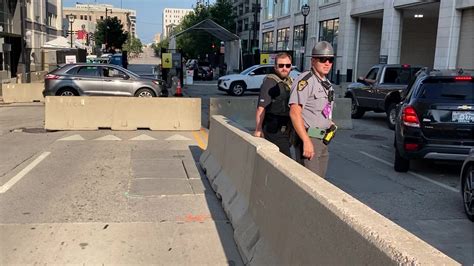 A Rnc Vehicle Security Checkpoint In Milwaukee On Monday Morning