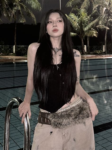 Em Xinh Lyhan B B N S Ng Chung Nh B C T Nh C Ch Th T