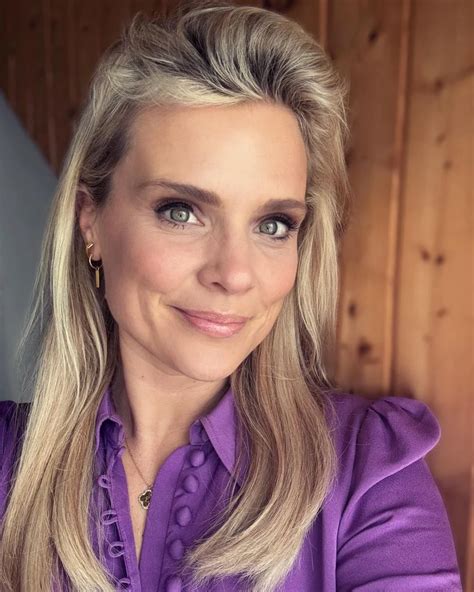 Oeps Deze Bikinifoto Van Eveline Stallaart Moet Niet Bij De Mannen Van