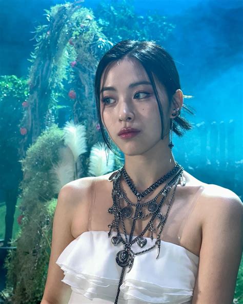 류진 겨드랑이 촬스의 이슈와 유머