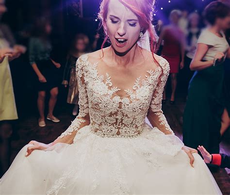 Woman Asks If Her Dress Was Really Inappropriate After Bride Makes A Scene Bored Panda