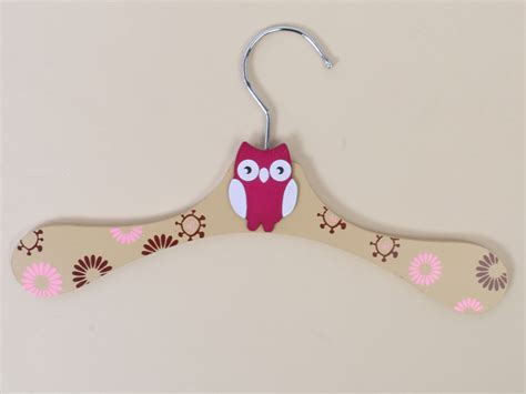 مشخصات،قیمت و خرید چوب لباسی چوبی دخترانه دلبند