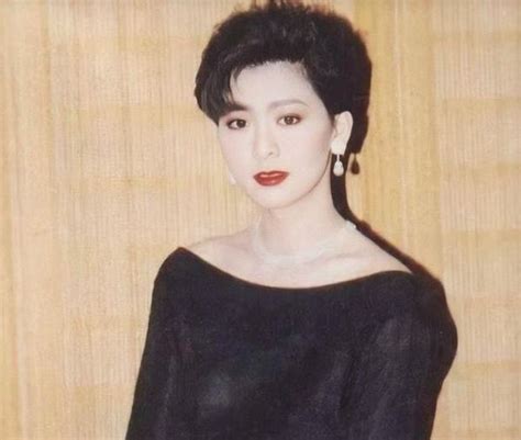 凍齡女星丨59歲夏文汐凍齡狀態超驚人 食生日飯獲阿叻大讚 永恆妙齡少女