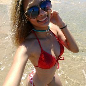 Hot Sexy Valeria Almeida Bikini Pics