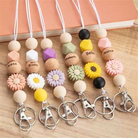 Personalized Floral Engraved Lanyards Wooden Keychain Beaded Lanyards