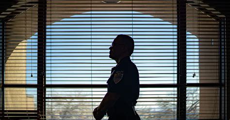 Santa Fe Police Chiefs Approach Earns Praise From Officers After Year
