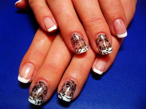 23 идеи за красив и семпъл маникюр от нашите читатели За Жената