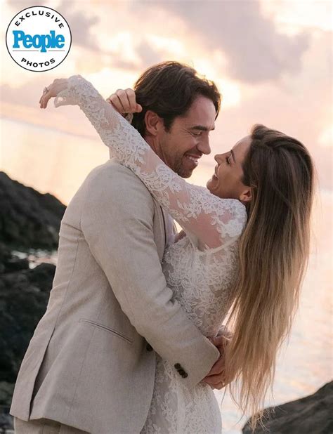 Crystal Harris Marries James Ward In Elegant Island Wedding Ceremony