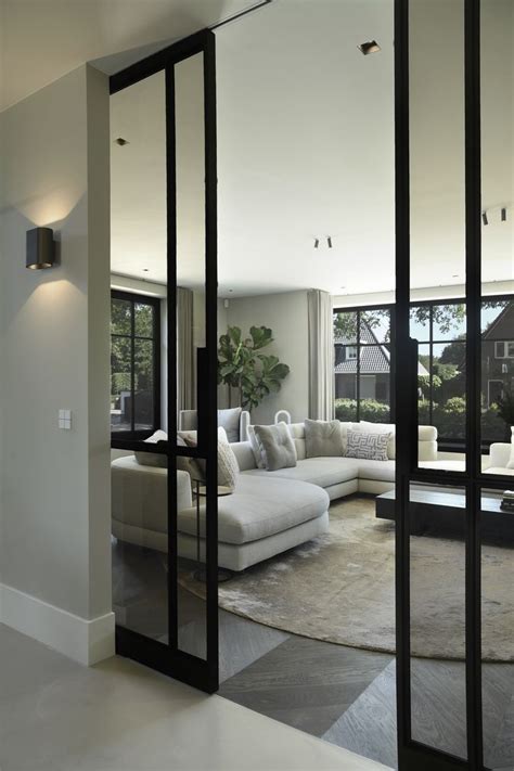 Lichte Villa Met Rieten Dak Huisdesign Droomhuis Ontwerpen Huis Interieur