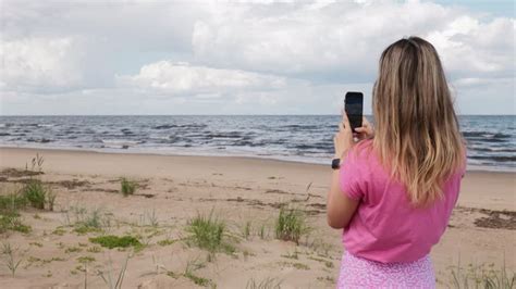313 Wind Blows Skirt Up Stock Videos Footage And 4k Video Clips Getty