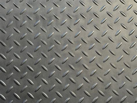 ლითონის დაღარული და ნასვრეტიანი ფურცელი