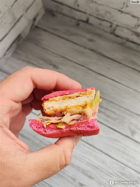 Фастфуд Вкусно и точка Hello Kitty Бургер «🤩 Новинка Розовый Hello Kitty бургер уже