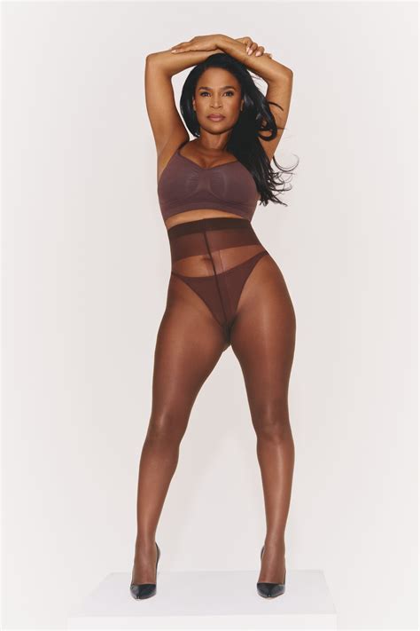 Blk Alerts Nia Long Stuns In New Skims Campaign
