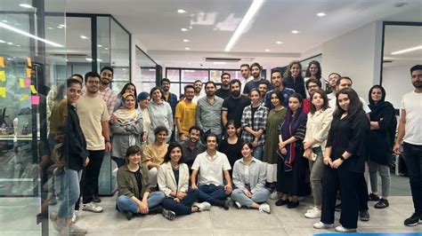 تصاویر کشف حجاب کارمندان شرکت ازکی فیلم