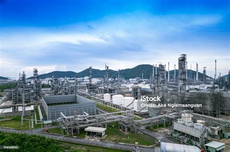 정유 석유 및 가스 산업 석유 화학 플랜트 지역 및 에너지 개념 공장 석유 저장 탱크 기체 물리 구조에 대한 스톡 사진 및 기타