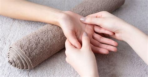 Learn About Hand Massage And Aromatherapy Oakhaven Wellbeing