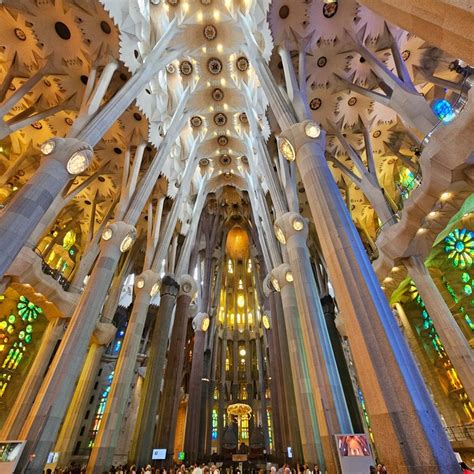바르셀로나 가우디 반일투어 차량 반일 프리미엄 가우디 투어 구엘공원내부사그라다파밀리아성당 내부투어 바르셀로나