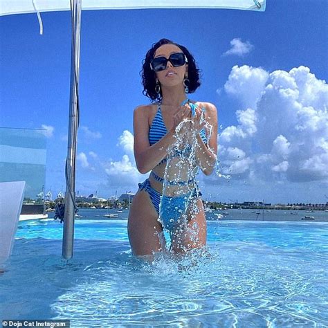Doja Cat Blue Shows Off Enviable Curves In Strappy Black And Blue