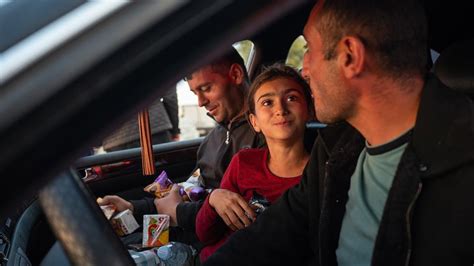 ՈՒՂԻՂ ՆԳ նախարարի տեղակալը եւ սոցապ փոխնախարարը՝ արցախցիներին տրամադրվող աջակցության ծրագրերի