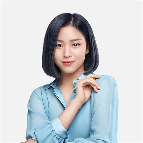 Itzy Ryujin 신류진 Compartió Una Publicación En Instagram Ryujin For Clalen 💙🦋 — Itzy Ryujin