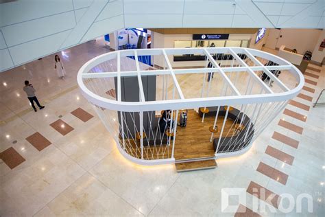 Чингис хаан олон улсын нисэх буудал цахилгаан автомашин цэнэглэгчтэй боллоо