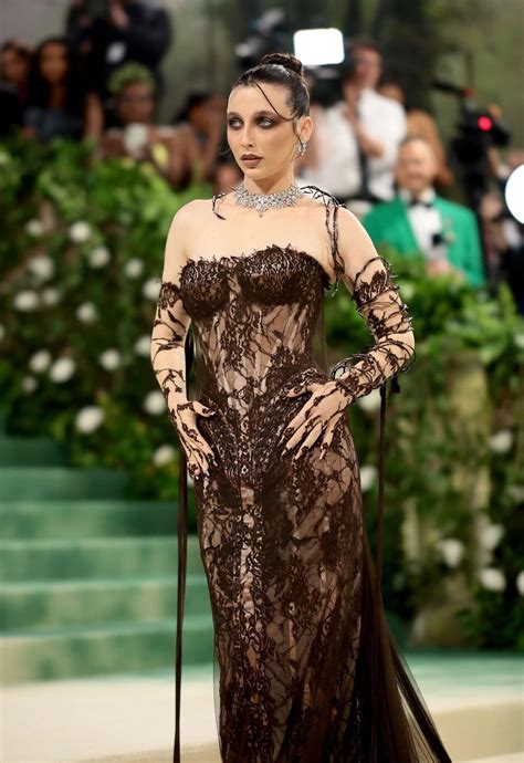 Emma Chamberlain Met Gala 2024 Met Gala Dresses Met Gala Outfits