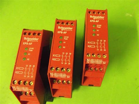 Scheider Electric Preventa Safety Relay Xpsaf5130 Module For Emergency Stop Ebay