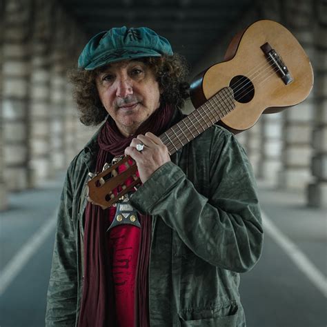 La Roche Sur Yon Akli D La Star De La Scène Kabyle Vient Célébrer