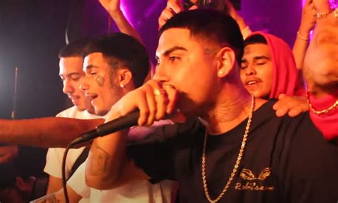 ‘아직 증거 못 찾아… 22세 유명 방송인 샤워 도중 흉기에 찔려 사망 포스트쉐어