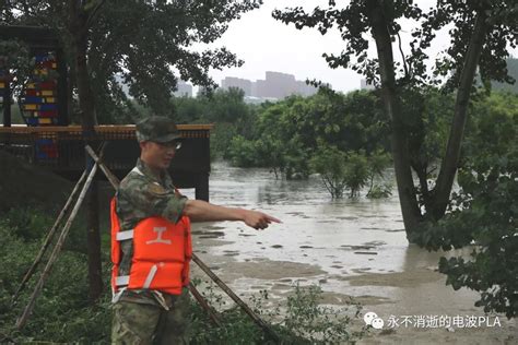 洪水不退我不退！子弟兵坚守大石河溃堤口抗洪抢险澎湃号·政务澎湃新闻 The Paper