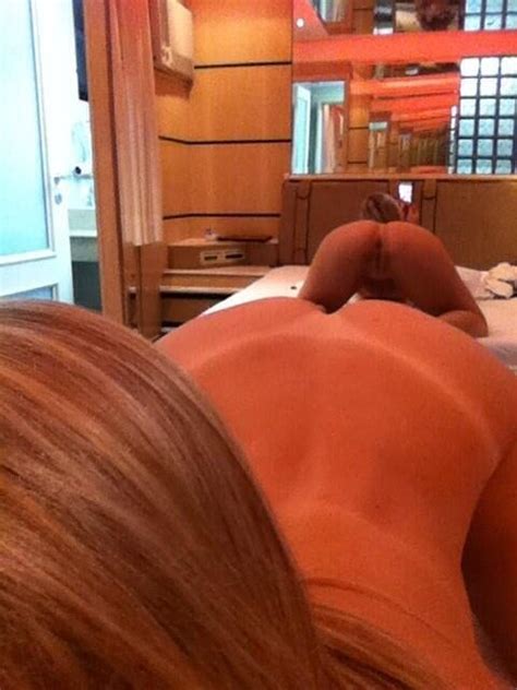 Contribuição Amadora Brasileira Suzi A Loira Gostosa Do Maranhão Em Fotos Caseiras Porno Carioca