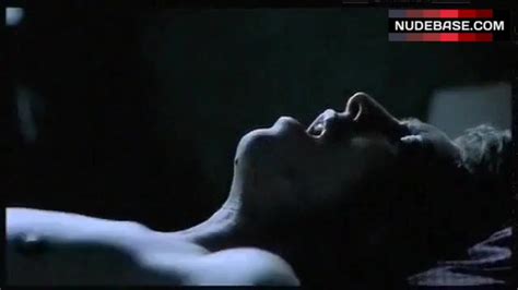 Faju Sex Scene Volevo Solo Dormirle Addosso NudeBase Com