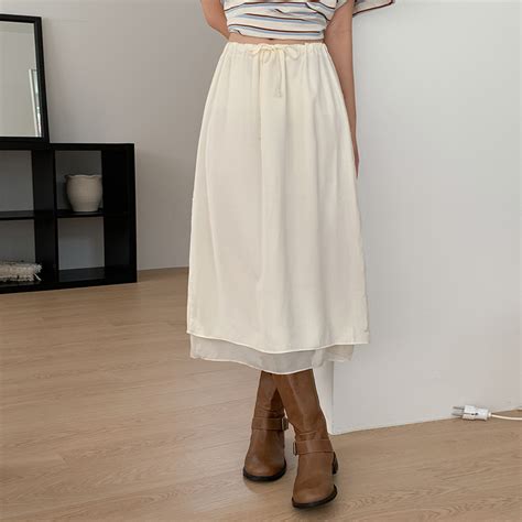 아더먼데이 이중샤틴 글리터 여리여리 롱스커트 레이어드 허리스트링 에이라인 키큰녀 하객룩 하이웨스트 세틴스커트 롱치마 스트링치마 하늘하늘 여리핏