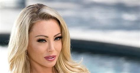 Isabelle Deltore Biography Age Net Worth Wiki More Wsb