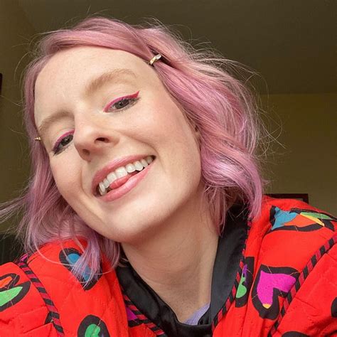 Why Does My Hair Get Oily So Fast Causes And Fixes For Greasy Hair Ipsy