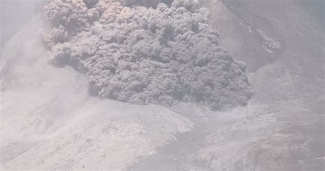 Volcano Ash Eruption Pyroclastic Flow 4k Editorial Video 13101791b Shutterstock