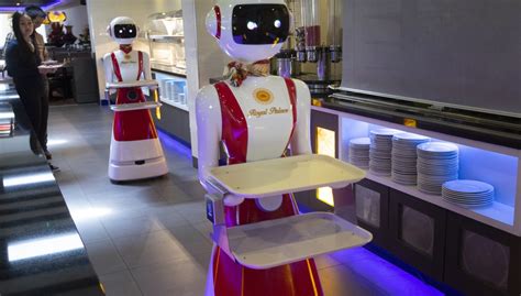 Robot Waiters What Restaurants Need To Know Service Robots
