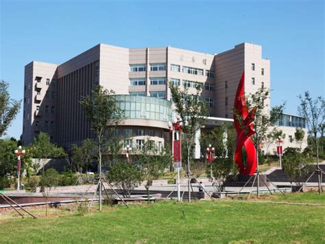 图书馆 齐鲁理工学院