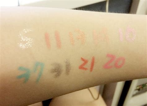 老編的心頭好就是蒐集一些特別顏色的化妝品，六月底買的play 101 查查chiacha 蔬食者and造型師 Facebook