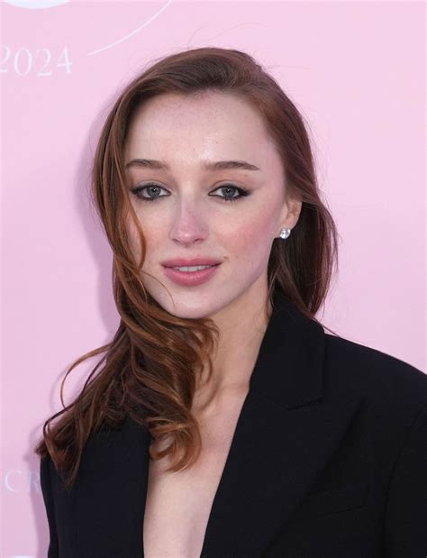 Phoebe Dynevor Style Clothes Outfits And Fashion • Celebmafia